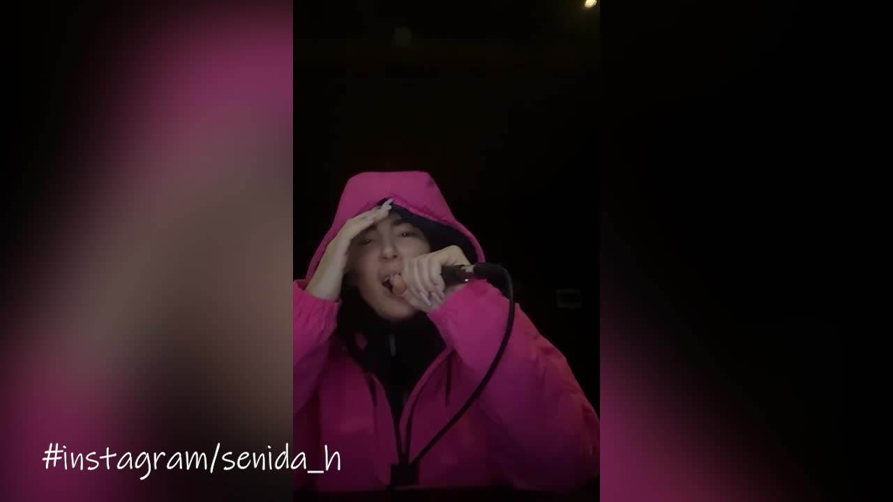 SENIDIN SNIMAK BEZ ŠMINKE ZAPALIO MREŽE! Pevačica se retko pojavljuje u ...